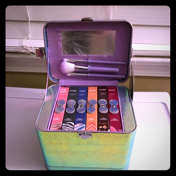 the color institute | Makeup | The Color Institute Makeup Set | Poshmark